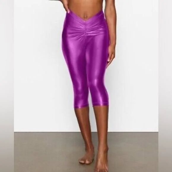 SKIMS | Swim | Skims Metallic Capri Swim Bottoms Color Dragonfruit Size ...